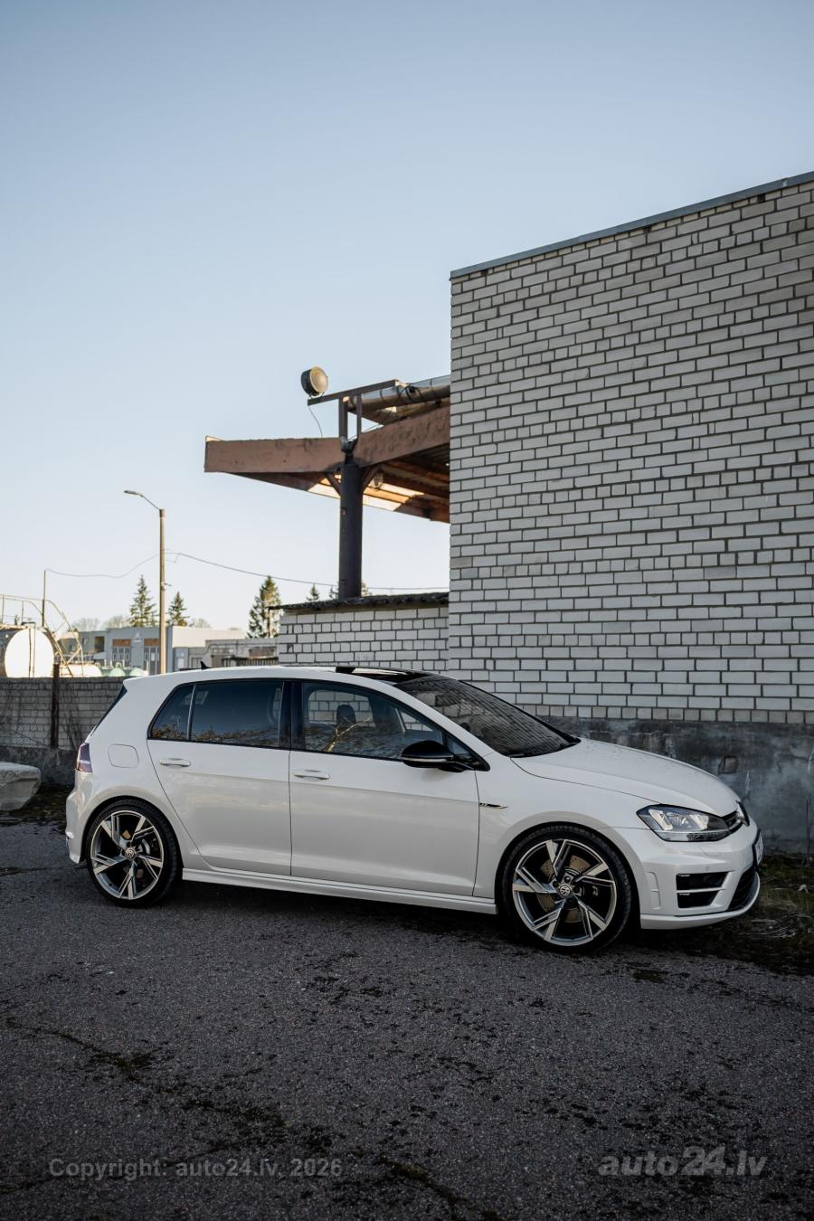 White Volkswagen Golf 2014 in Tallinn, with an engine capacity of 2.00 L and mileage of 167 thousand km for 21200 €, photo 4 on AUTOMOTO.COM.LV