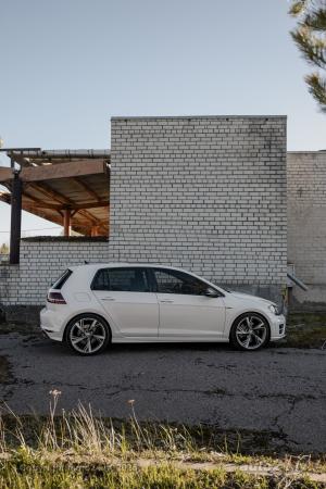 White Volkswagen Golf 2014 in Tallinn, with an engine capacity of 2.00 L and mileage of 167 thousand km for 21200 €, photo 7 on AUTOMOTO.COM.LV