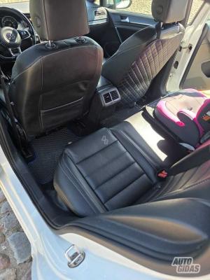 White Volkswagen Golf 2014 in Kaunas, with an engine capacity of 2.00 L and mileage of 304 thousand km for 11000 €, photo 5 on AUTOMOTO.COM.LV