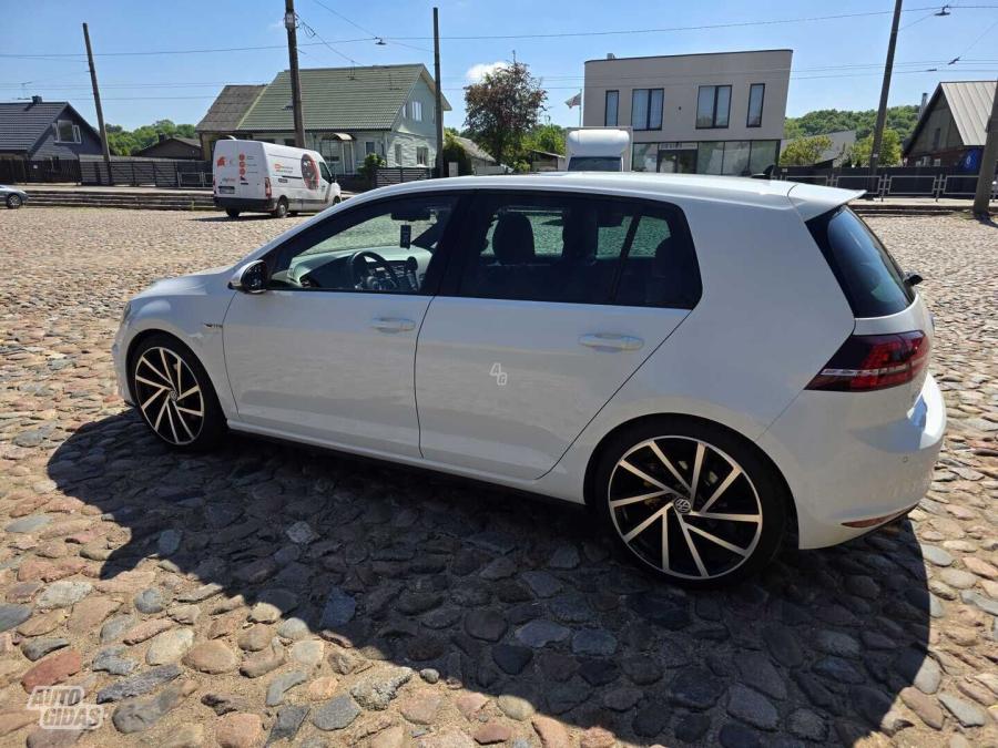 White Volkswagen Golf 2014 in Kaunas, with an engine capacity of 2.00 L and mileage of 304 thousand km for 11000 €, photo 11 on AUTOMOTO.COM.LV