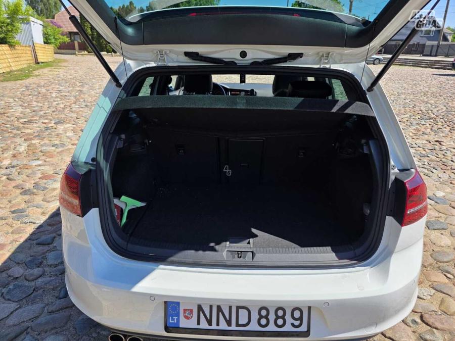White Volkswagen Golf 2014 in Kaunas, with an engine capacity of 2.00 L and mileage of 304 thousand km for 11000 €, photo 13 on AUTOMOTO.COM.LV
