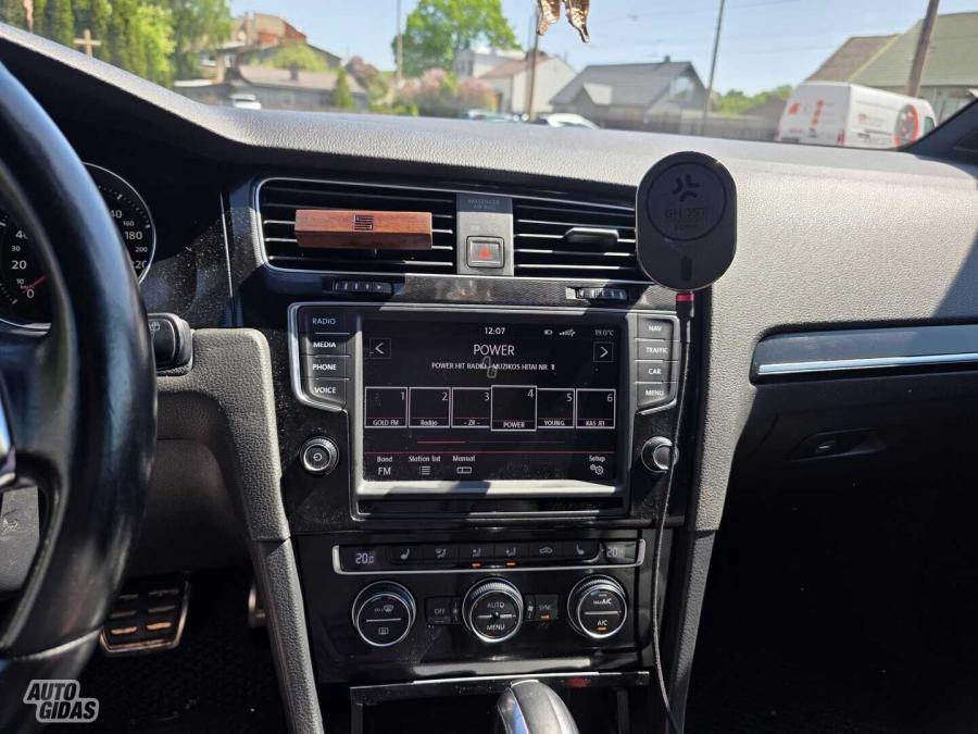 White Volkswagen Golf 2014 in Kaunas, with an engine capacity of 2.00 L and mileage of 304 thousand km for 11000 €, photo 15 on AUTOMOTO.COM.LV
