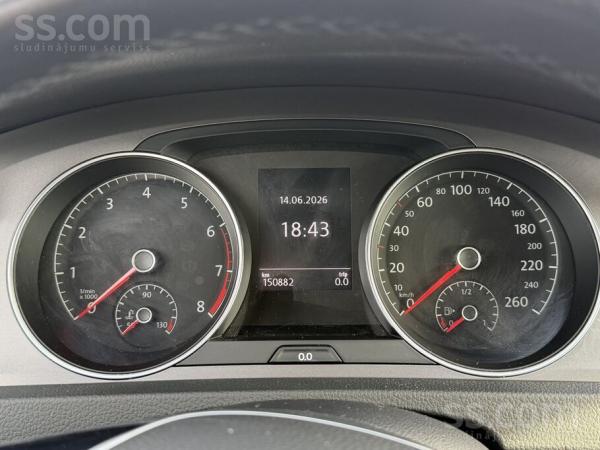 White Volkswagen Golf 2014 in Riga, with an engine capacity of 1.20 L and mileage of 151 thousand km for 9200 €, photo 6 on AUTOMOTO.COM.LV