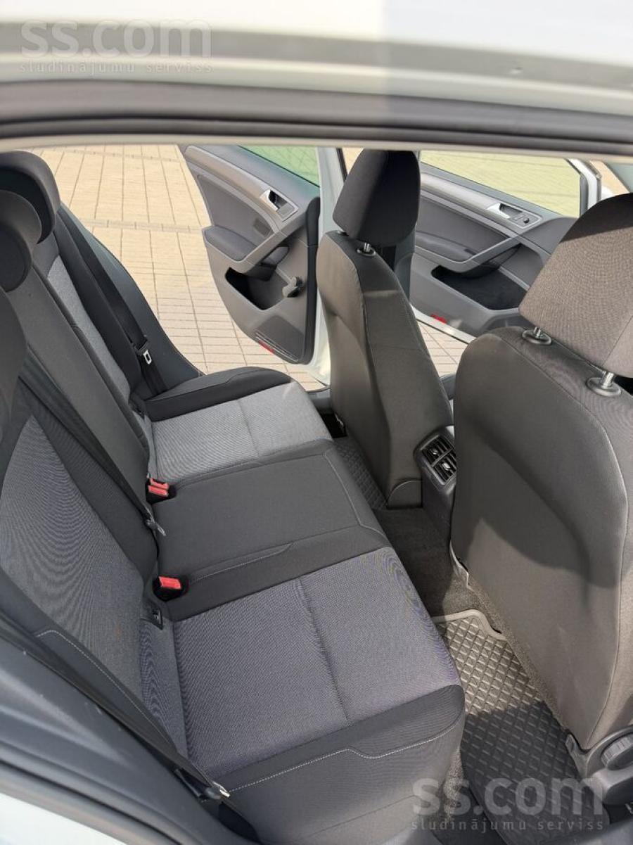 Balts Volkswagen Golf 2014 Rīga, ar dzinēja tilpumu 1.20 L un nobraukumu 151 tūkst. km par 9200 €, foto 8 vietnē AUTOMOTO.COM.LV