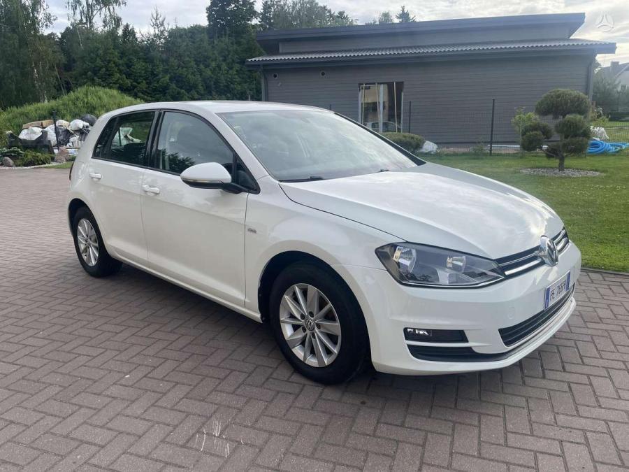 White Volkswagen Golf 2014 in Siauliai, with an engine capacity of 1.60 L and mileage of 176 thousand km for 7200 €, photo 3 on AUTOMOTO.COM.LV