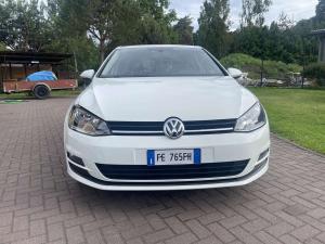 White Volkswagen Golf 2014 in Siauliai, with an engine capacity of 1.60 L and mileage of 176 thousand km for 7200 €, photo 5 on AUTOMOTO.COM.LV