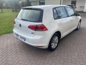 White Volkswagen Golf 2014 in Siauliai, with an engine capacity of 1.60 L and mileage of 176 thousand km for 7200 €, photo 7 on AUTOMOTO.COM.LV