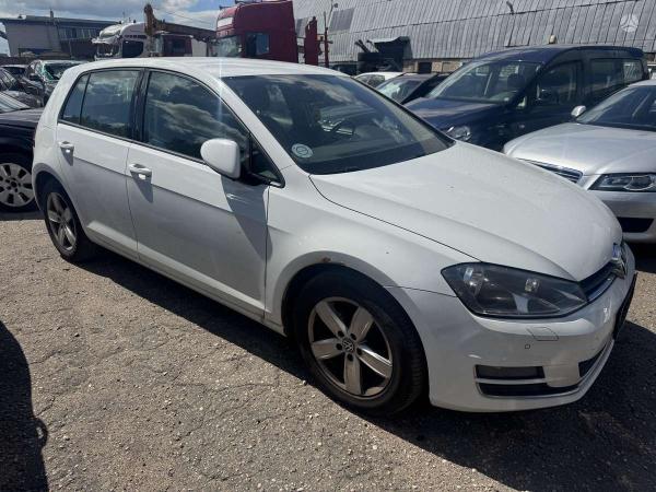 White Volkswagen Golf 2014 in Marijampole, with an engine capacity of 1.40 L and mileage of 300 thousand km for 5700 €, photo 2 on AUTOMOTO.COM.LV