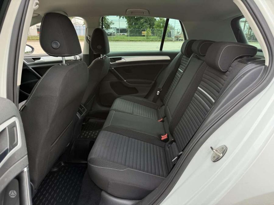 Balts Volkswagen Golf 2014 Marijampole, ar dzinēja tilpumu 1.97 L un nobraukumu 215 tūkst. km par 6450 €, foto 17 vietnē AUTOMOTO.COM.LV