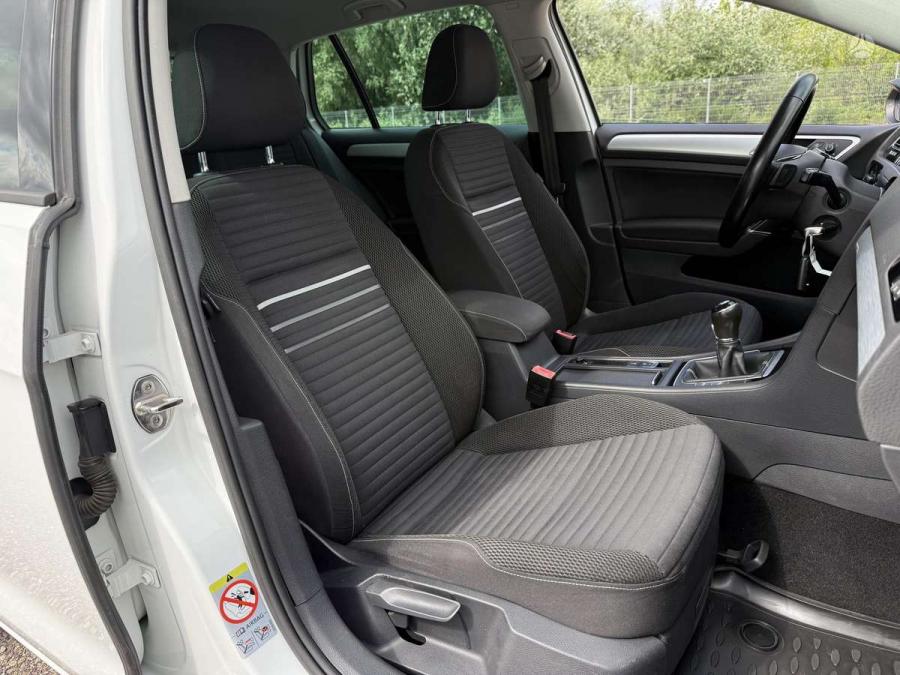 Balts Volkswagen Golf 2014 Marijampole, ar dzinēja tilpumu 1.97 L un nobraukumu 215 tūkst. km par 6450 €, foto 21 vietnē AUTOMOTO.COM.LV