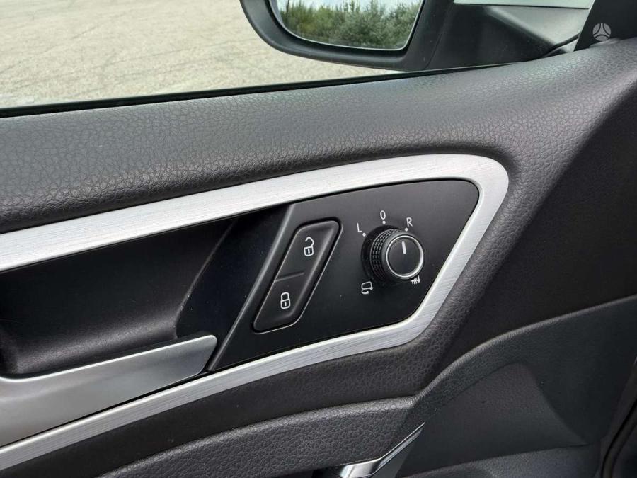 Balts Volkswagen Golf 2014 Marijampole, ar dzinēja tilpumu 1.97 L un nobraukumu 215 tūkst. km par 6450 €, foto 31 vietnē AUTOMOTO.COM.LV