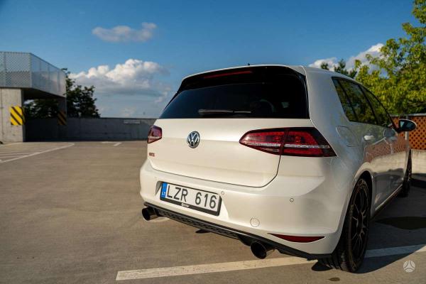 Balts Volkswagen Golf 2014 Kauņa, ar dzinēja tilpumu 1.98 L un nobraukumu 187 tūkst. km par 10500 €, foto 10 vietnē AUTOMOTO.COM.LV