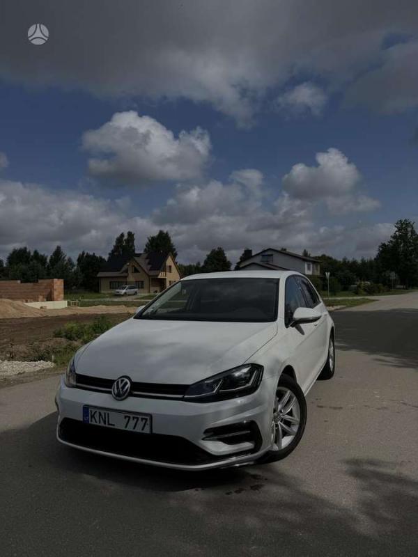 White Volkswagen Golf 2014 in Siauliai, with an engine capacity of 1.60 L and mileage of 240 thousand km for 6200 €, photo 1 on AUTOMOTO.COM.LV