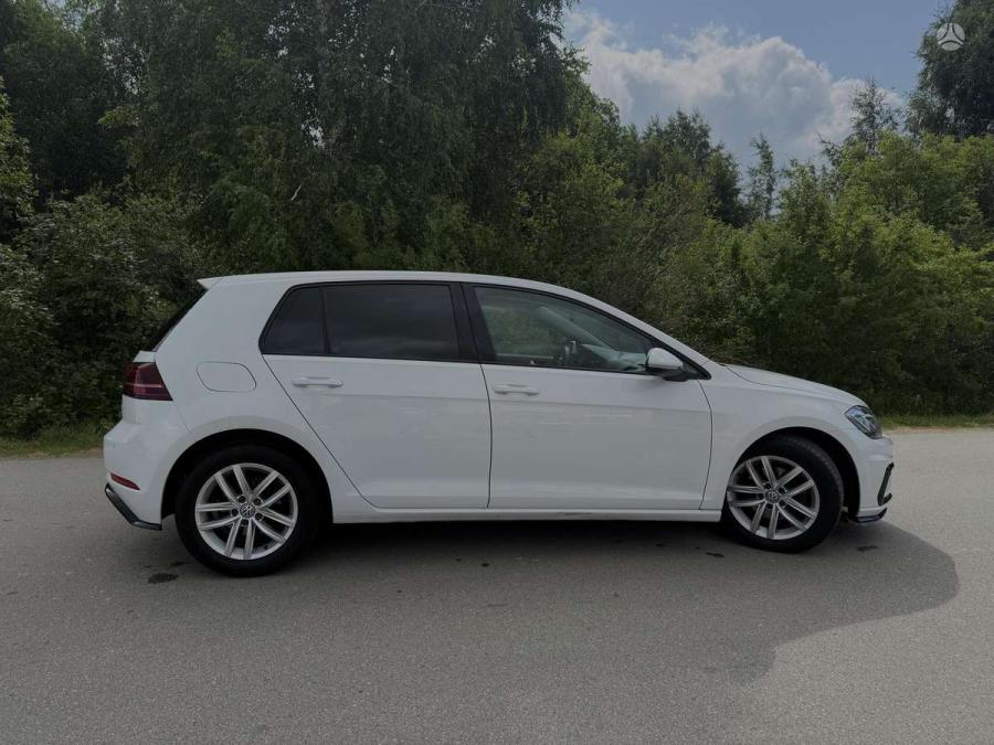 Balts Volkswagen Golf 2014 Šauļi, ar dzinēja tilpumu 1.60 L un nobraukumu 240 tūkst. km par 6200 €, foto 5 vietnē AUTOMOTO.COM.LV