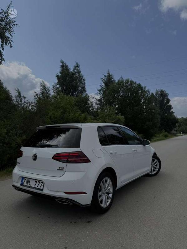 White Volkswagen Golf 2014 in Siauliai, with an engine capacity of 1.60 L and mileage of 240 thousand km for 6200 €, photo 6 on AUTOMOTO.COM.LV