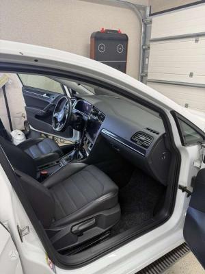 Balts Volkswagen Golf 2014 Šauļi, ar dzinēja tilpumu 1.60 L un nobraukumu 240 tūkst. km par 6200 €, foto 9 vietnē AUTOMOTO.COM.LV