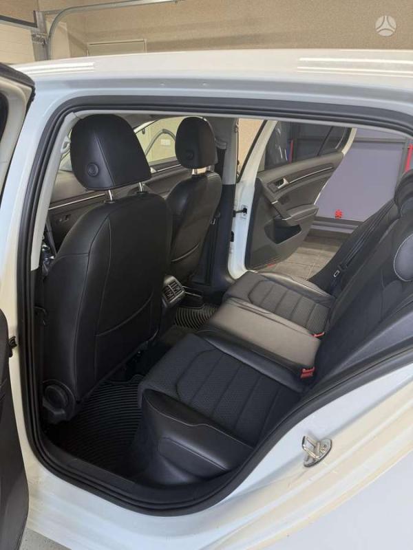 White Volkswagen Golf 2014 in Siauliai, with an engine capacity of 1.60 L and mileage of 240 thousand km for 6200 €, photo 10 on AUTOMOTO.COM.LV