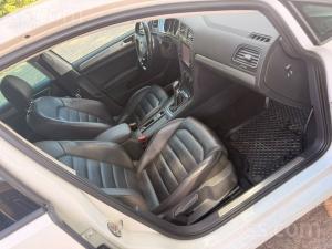 White Volkswagen Golf 2014 in Riga, with an engine capacity of 1.60 L and mileage of 121 thousand km for 9900 €, photo 10 on AUTOMOTO.COM.LV