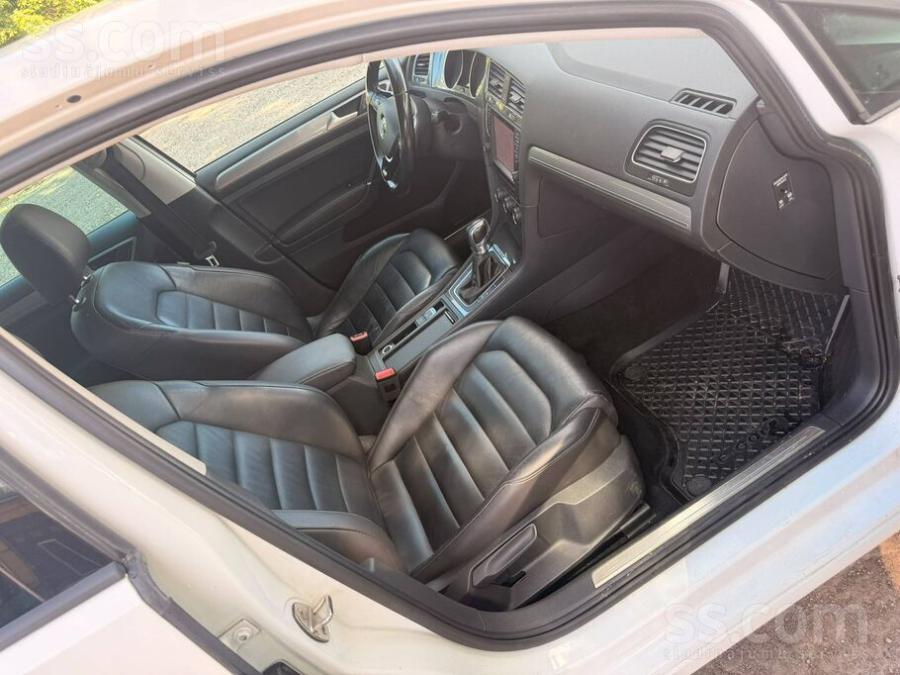 White Volkswagen Golf 2014 in Riga, with an engine capacity of 1.60 L and mileage of 121 thousand km for 9900 €, photo 10 on AUTOMOTO.COM.LV