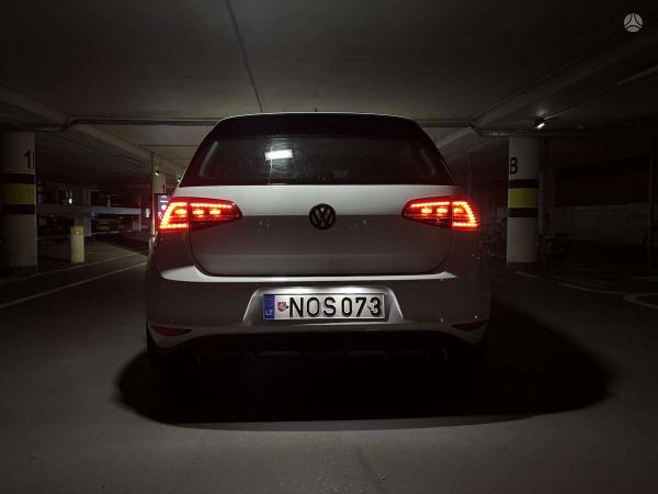 White Volkswagen Golf 2014 in Vilnius, with an engine capacity of 2.00 L and mileage of 230 thousand km for 11499 €, photo 9 on AUTOMOTO.COM.LV