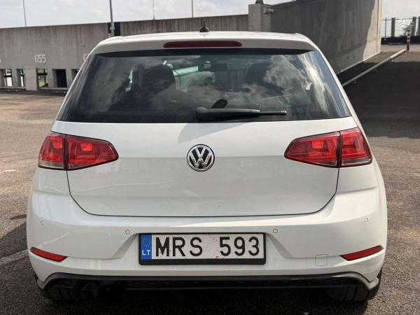 White Volkswagen Golf 2014 in Vilnius, with an engine capacity of 1.60 L and mileage of 203 thousand km for 6000 €, photo 6 on AUTOMOTO.COM.LV