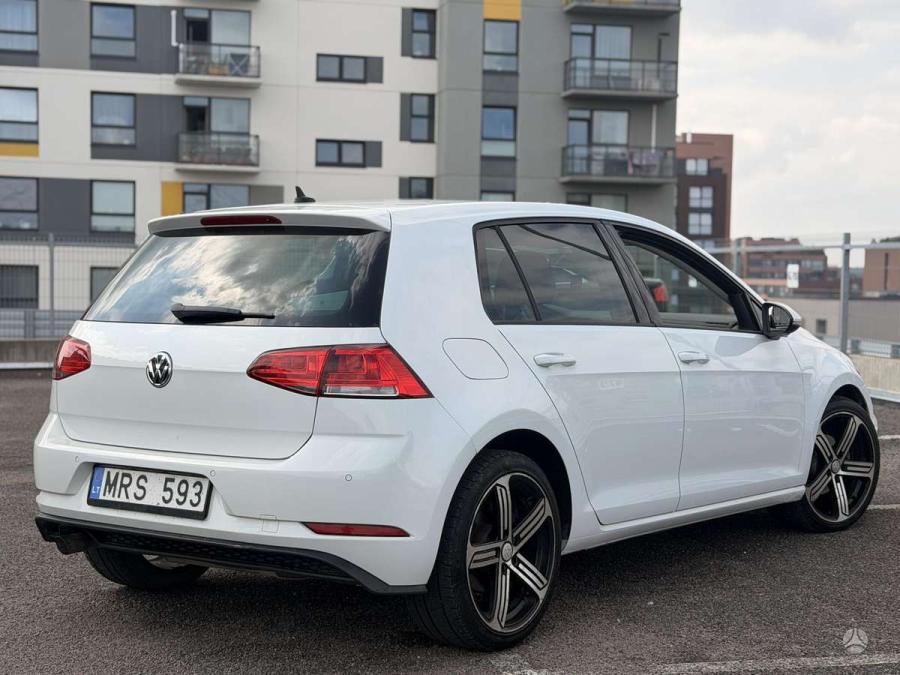 Balts Volkswagen Golf 2014 Viļņa, ar dzinēja tilpumu 1.60 L un nobraukumu 203 tūkst. km par 6000 €, foto 9 vietnē AUTOMOTO.COM.LV