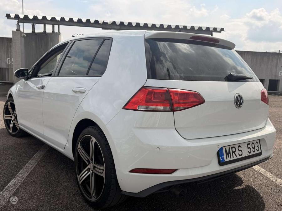 Balts Volkswagen Golf 2014 Viļņa, ar dzinēja tilpumu 1.60 L un nobraukumu 203 tūkst. km par 6000 €, foto 10 vietnē AUTOMOTO.COM.LV
