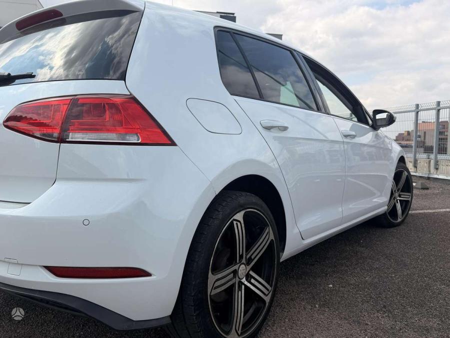 Balts Volkswagen Golf 2014 Viļņa, ar dzinēja tilpumu 1.60 L un nobraukumu 203 tūkst. km par 6000 €, foto 13 vietnē AUTOMOTO.COM.LV