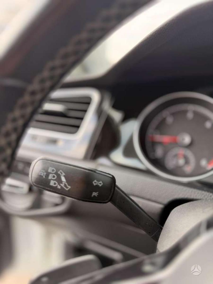 Balts Volkswagen Golf 2014 Viļņa, ar dzinēja tilpumu 1.60 L un nobraukumu 203 tūkst. km par 6000 €, foto 26 vietnē AUTOMOTO.COM.LV
