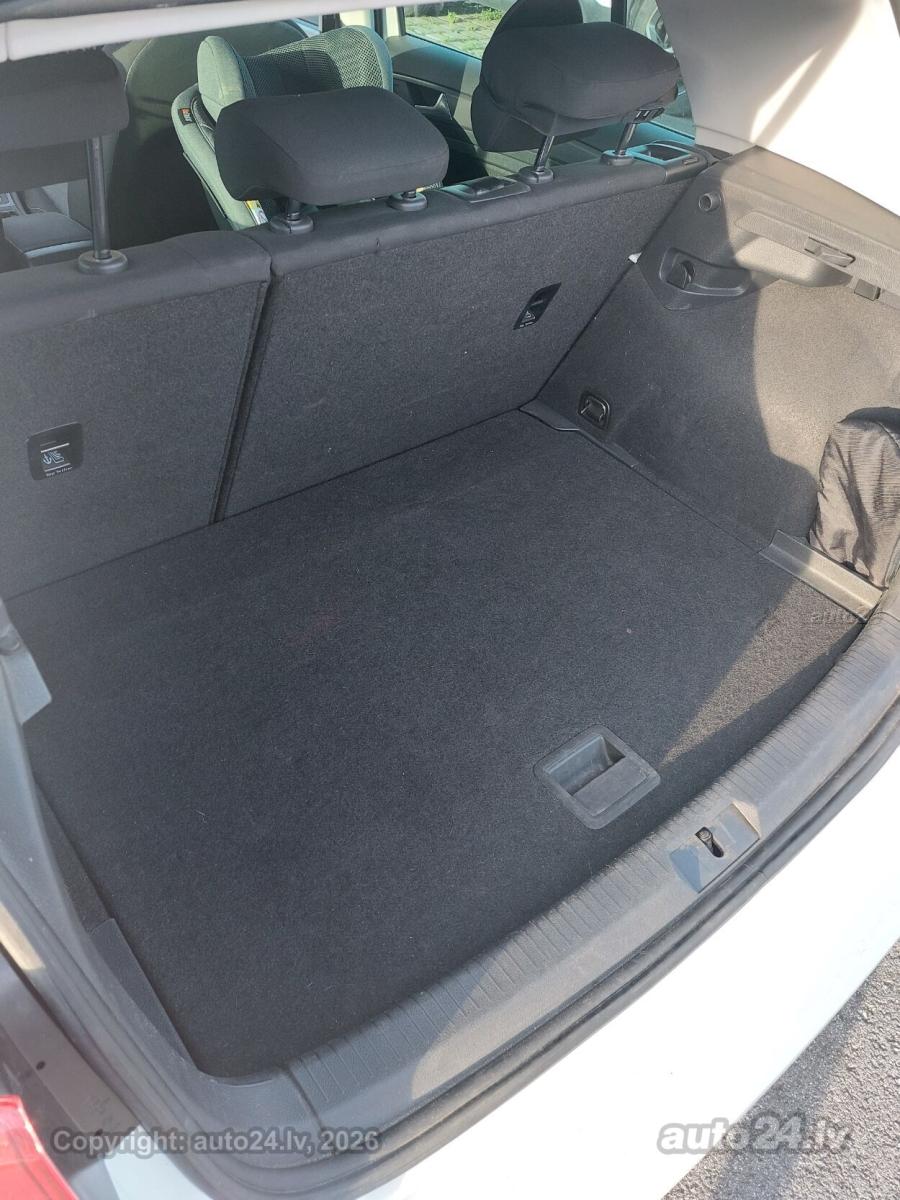 White Volkswagen Golf 2014 in Tallinn, with an engine capacity of 1.40 L and mileage of 151 thousand km for 9200 €, photo 11 on AUTOMOTO.COM.LV