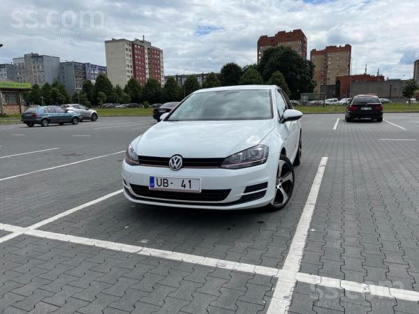White Volkswagen Golf 2014 in Riga, with an engine capacity of 1.60 L and mileage of 252 thousand km for 6000 €, photo 1 on AUTOMOTO.COM.LV
