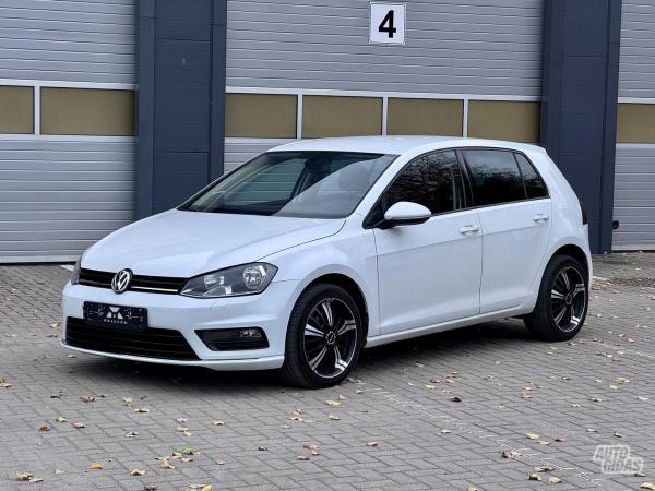 White Volkswagen Golf 2014 in Kretinga, with an engine capacity of 1.60 L and mileage of 232 thousand km for 7000 €, photo 1 on AUTOMOTO.COM.LV