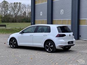 White Volkswagen Golf 2014 in Kretinga, with an engine capacity of 1.60 L and mileage of 232 thousand km for 7000 €, photo 6 on AUTOMOTO.COM.LV