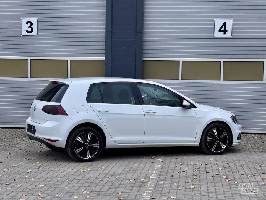 White Volkswagen Golf 2014 in Kretinga, with an engine capacity of 1.60 L and mileage of 232 thousand km for 7000 €, photo 8 on AUTOMOTO.COM.LV