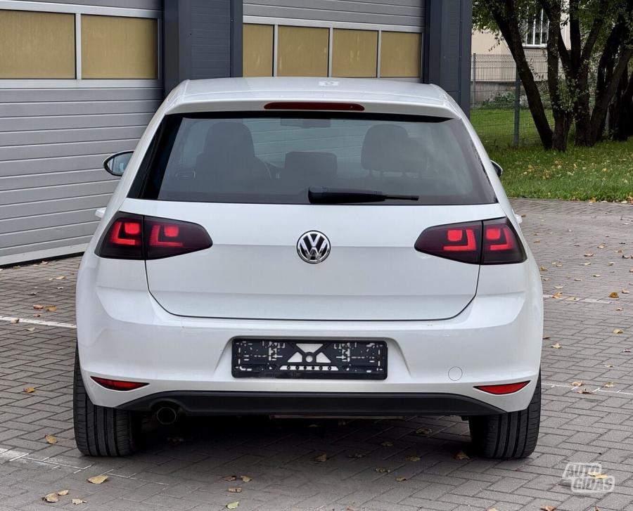 White Volkswagen Golf 2014 in Kretinga, with an engine capacity of 1.60 L and mileage of 232 thousand km for 7000 €, photo 9 on AUTOMOTO.COM.LV