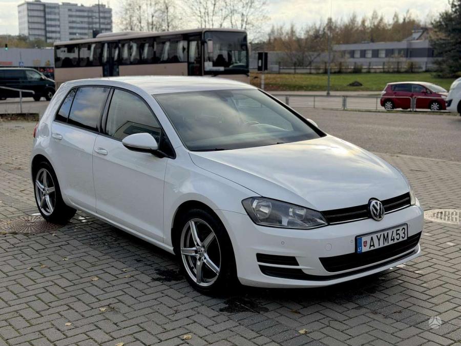 White Volkswagen Golf 2014 in Vilnius, with an engine capacity of 0.00 L and mileage of 288 thousand km for 6500 €, photo 3 on AUTOMOTO.COM.LV