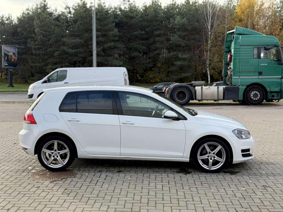 White Volkswagen Golf 2014 in Vilnius, with an engine capacity of 0.00 L and mileage of 288 thousand km for 6500 €, photo 9 on AUTOMOTO.COM.LV