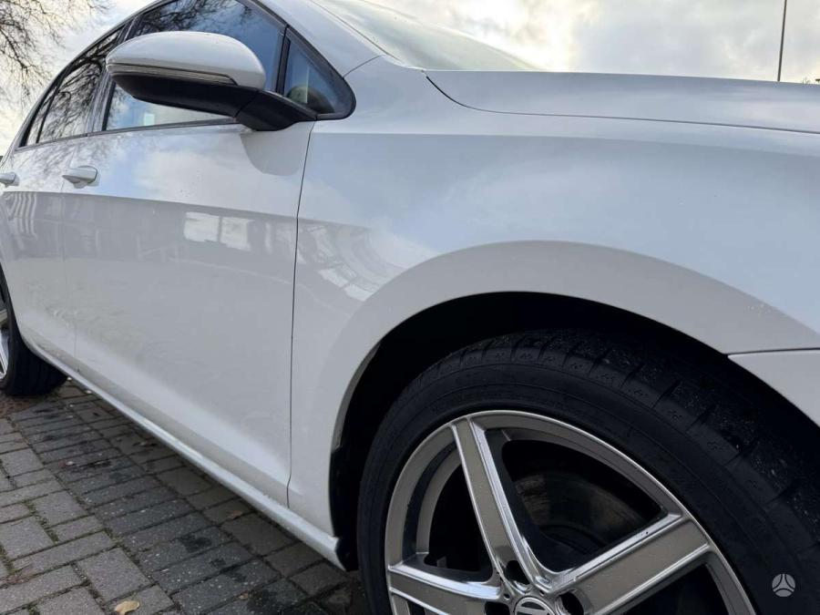 White Volkswagen Golf 2014 in Vilnius, with an engine capacity of 0.00 L and mileage of 288 thousand km for 6500 €, photo 15 on AUTOMOTO.COM.LV
