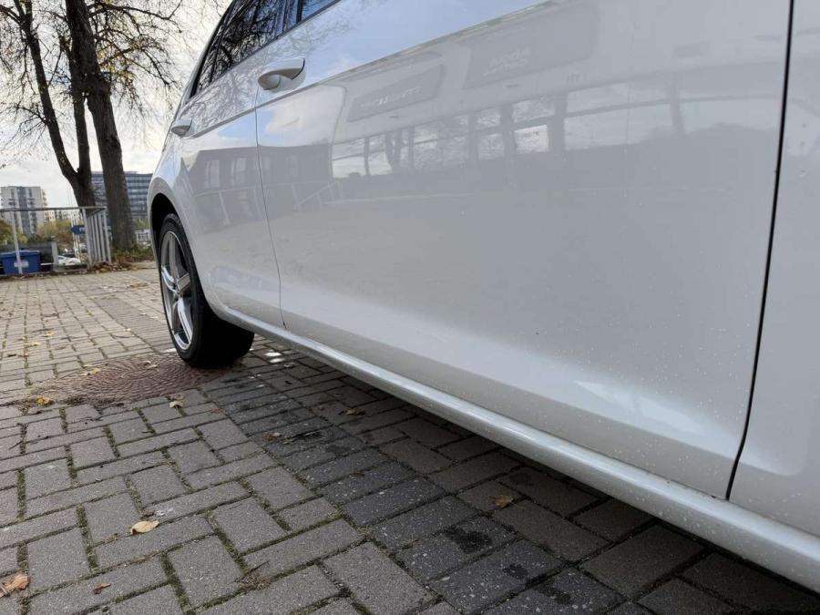 White Volkswagen Golf 2014 in Vilnius, with an engine capacity of 0.00 L and mileage of 288 thousand km for 6500 €, photo 16 on AUTOMOTO.COM.LV