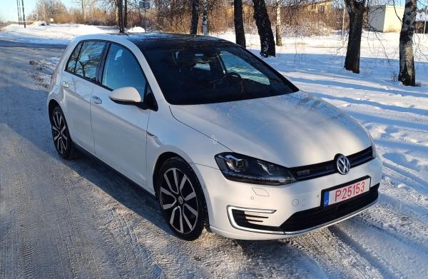 Balts Volkswagen Golf 2015 Alīta, ar dzinēja tilpumu 1.40 L un nobraukumu 245 tūkst. km par 8999 €, foto 1 vietnē AUTOMOTO.COM.LV