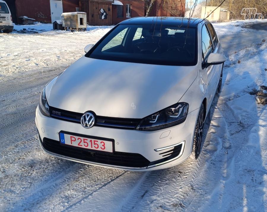 White Volkswagen Golf 2015 in Alytus, with an engine capacity of 1.40 L and mileage of 245 thousand km for 8999 €, photo 2 on AUTOMOTO.COM.LV