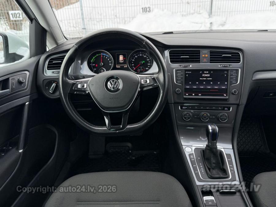 Balts Volkswagen Golf 2015 Tallina, ar dzinēja tilpumu 0.00 L un nobraukumu 140 tūkst. km par 7990 €, foto 12 vietnē AUTOMOTO.COM.LV