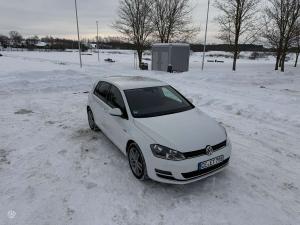 White Volkswagen Golf 2015 in Kedainiai, with an engine capacity of 1.60 L and mileage of 244 thousand km for 7600 €, photo 2 on AUTOMOTO.COM.LV