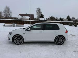 White Volkswagen Golf 2015 in Kedainiai, with an engine capacity of 1.60 L and mileage of 244 thousand km for 7600 €, photo 5 on AUTOMOTO.COM.LV