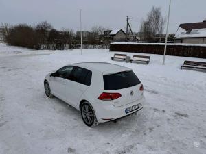 White Volkswagen Golf 2015 in Kedainiai, with an engine capacity of 1.60 L and mileage of 244 thousand km for 7600 €, photo 7 on AUTOMOTO.COM.LV