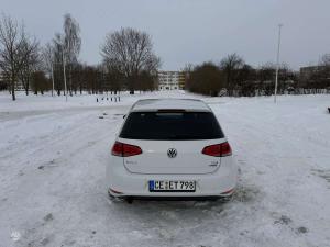 White Volkswagen Golf 2015 in Kedainiai, with an engine capacity of 1.60 L and mileage of 244 thousand km for 7600 €, photo 11 on AUTOMOTO.COM.LV