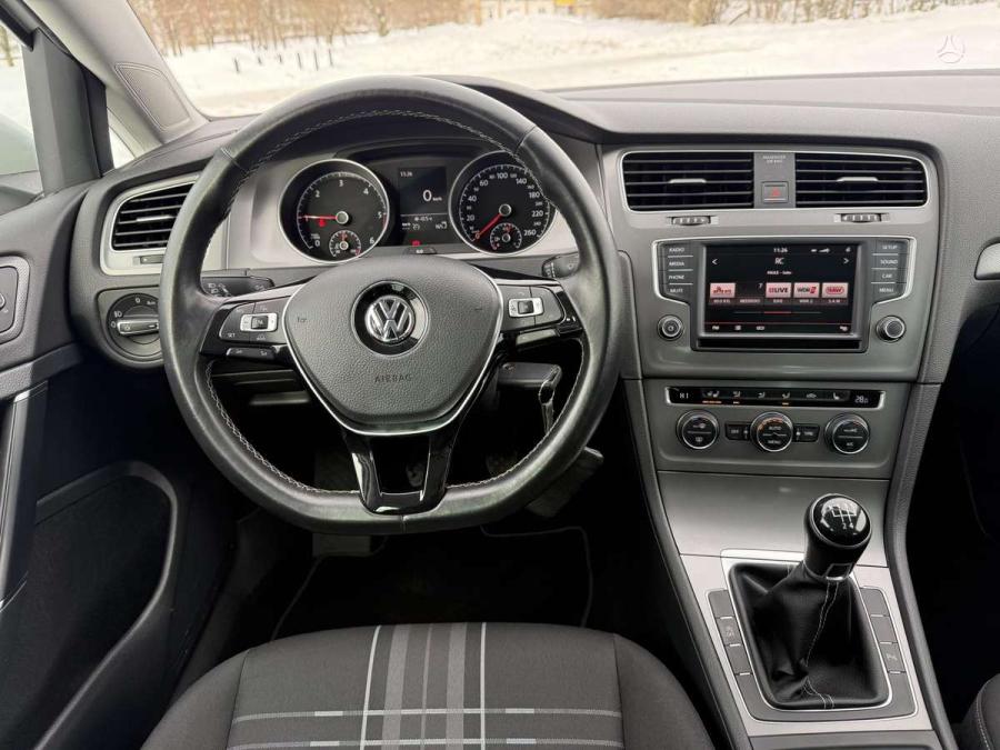 White Volkswagen Golf 2015 in Kedainiai, with an engine capacity of 1.60 L and mileage of 244 thousand km for 7600 €, photo 14 on AUTOMOTO.COM.LV