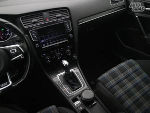 Balts Volkswagen Golf 2015 Viļņa, ar dzinēja tilpumu 1.40 L un nobraukumu 237 tūkst. km par 10199 €, foto 22 vietnē AUTOMOTO.COM.LV