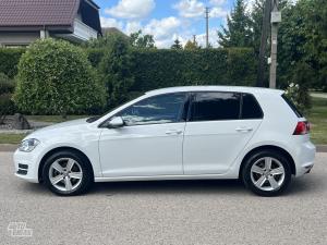 White Volkswagen Golf 2015 in Kedainiai, with an engine capacity of 1.60 L and mileage of 284 thousand km for 6750 €, photo 7 on AUTOMOTO.COM.LV