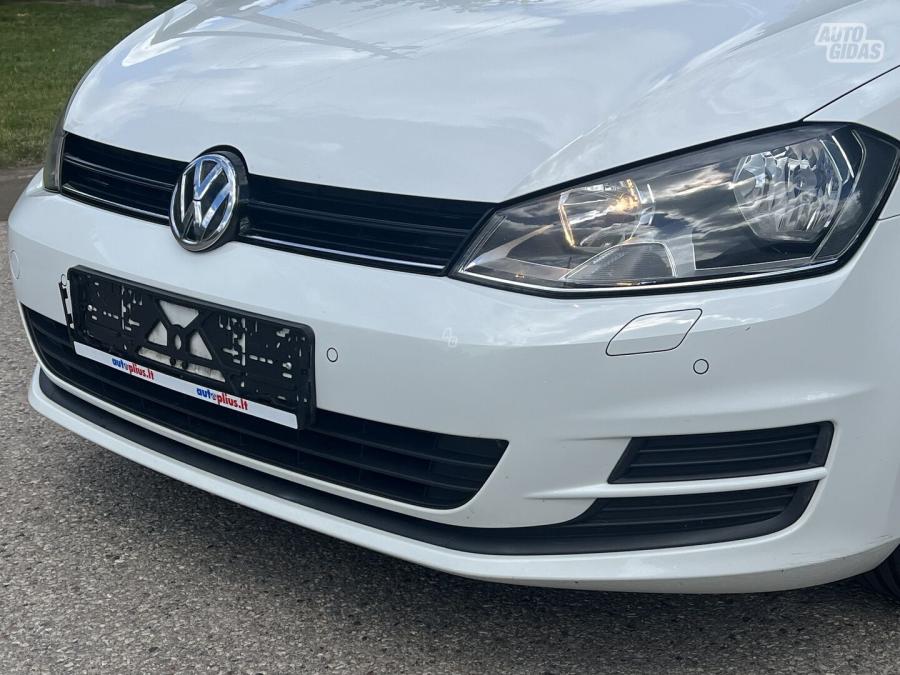 White Volkswagen Golf 2015 in Kedainiai, with an engine capacity of 1.60 L and mileage of 284 thousand km for 6750 €, photo 9 on AUTOMOTO.COM.LV